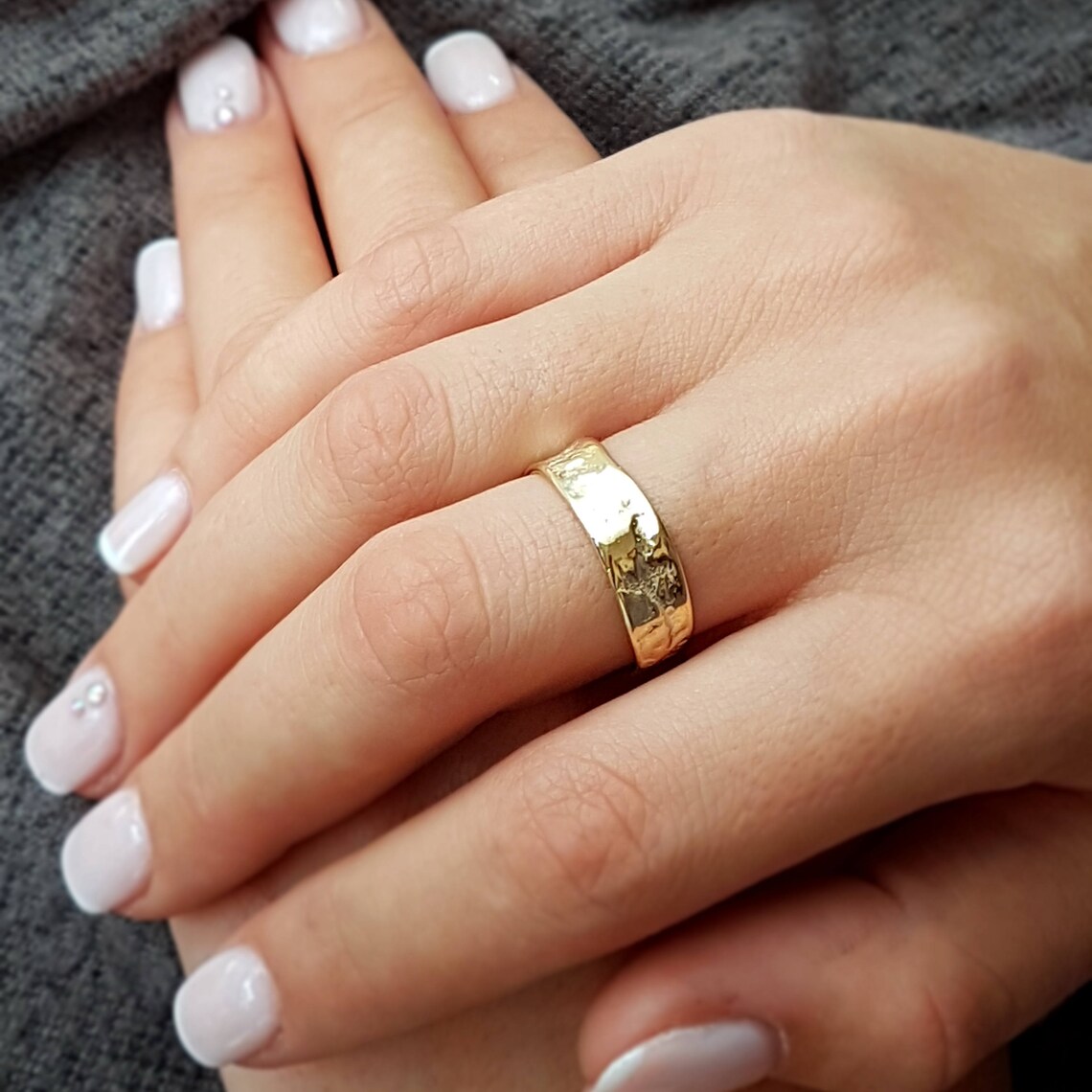 Textured Gold Wedding Ring - Etsy