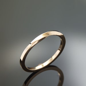 Simple Gold Ring With a Twist - Etsy