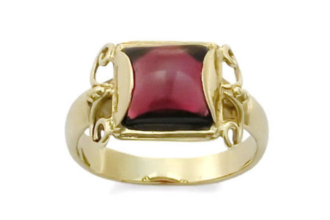 Gold and Square Garnet Victorian Ring - Etsy