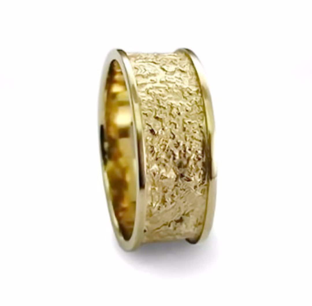 Classic Gold Textured Wedding Band - Etsy
