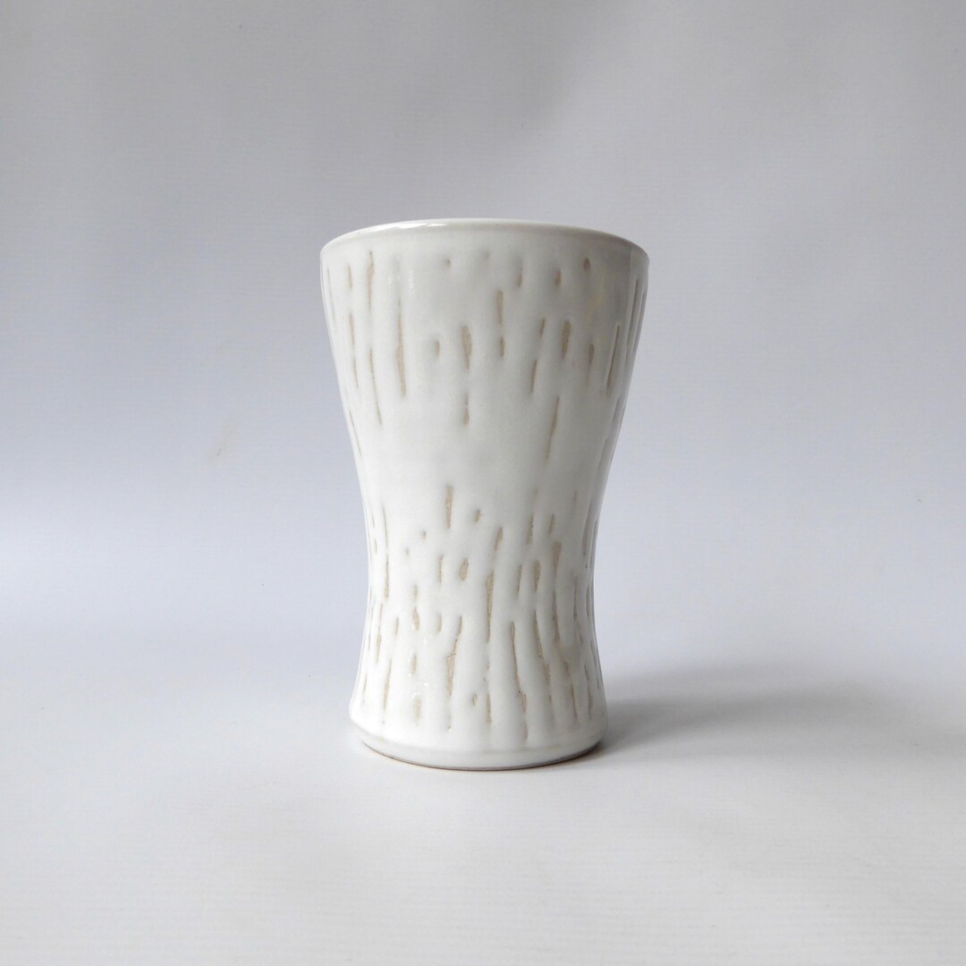 Rye Pottery Vase by Pam Goddard. Vintage 1970s White Hourglass Flared ...