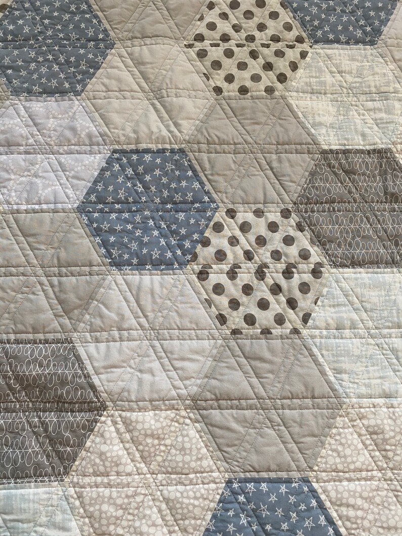 CUSTOM Handmade Modern Hexagon Baby Quilt - Etsy