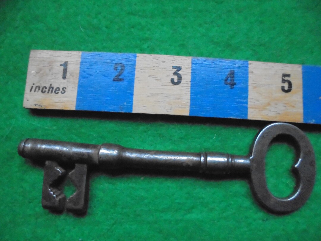 Large 5" Old Key Heart Shape - Etsy