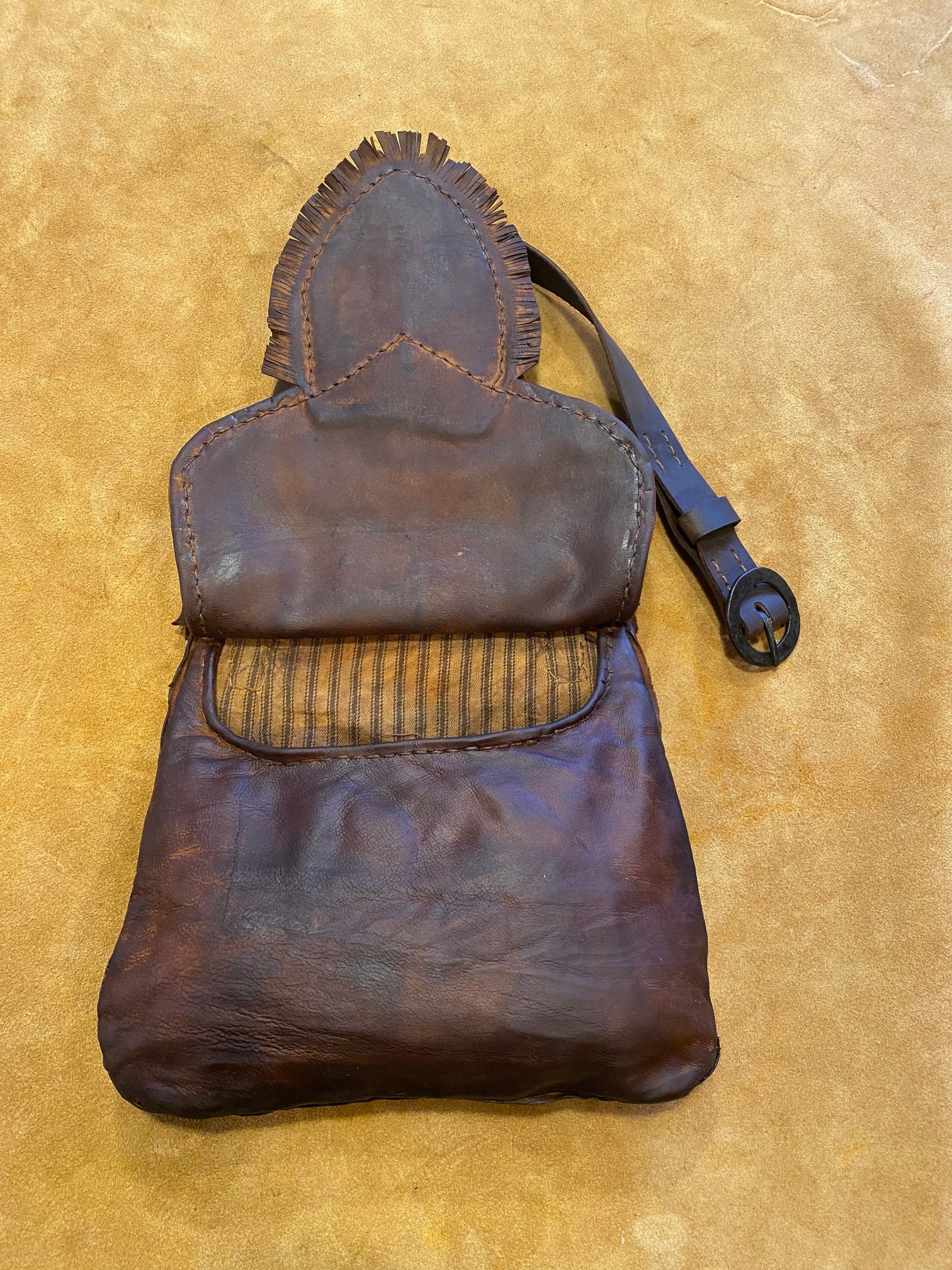 Handmade Beaver Tail Leather Pouch (M153) - Etsy