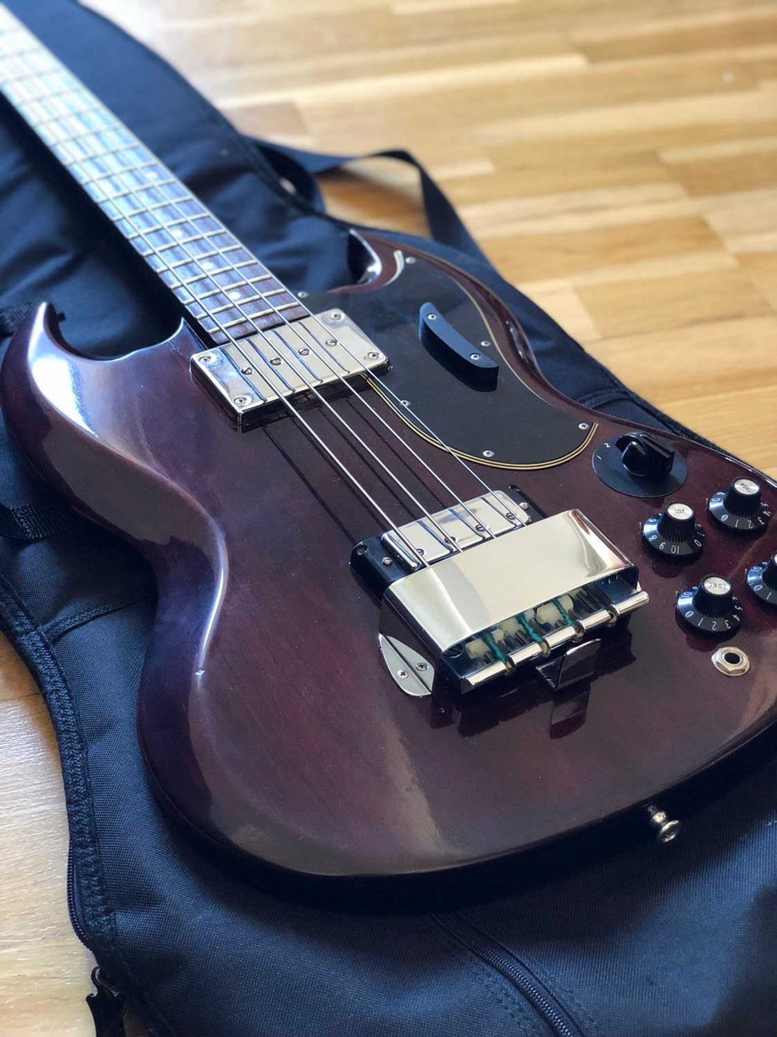 Vintage EB3 Gibson bass from 1968 original owner and in mint condition