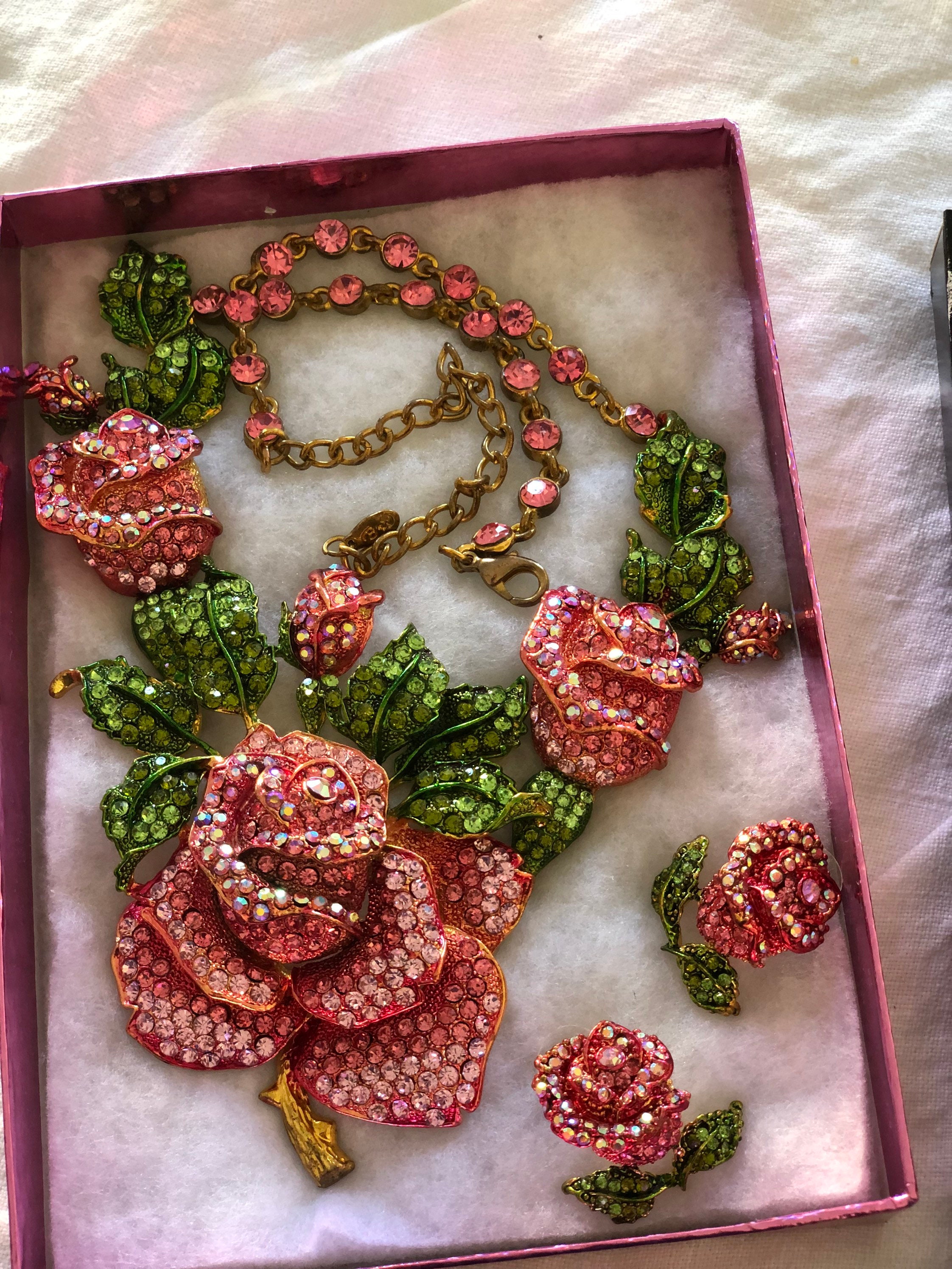 Vintage rhinestone floral rose necklace earring set with lots of bling ...
