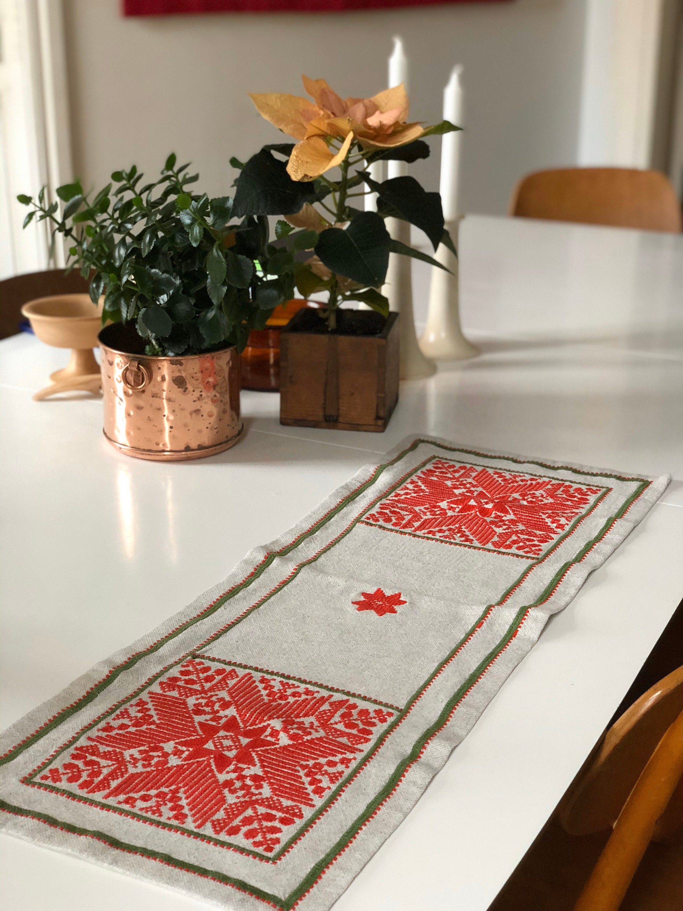 Christmas Table Runner Swedish traditional folk art embrodiery runner ...