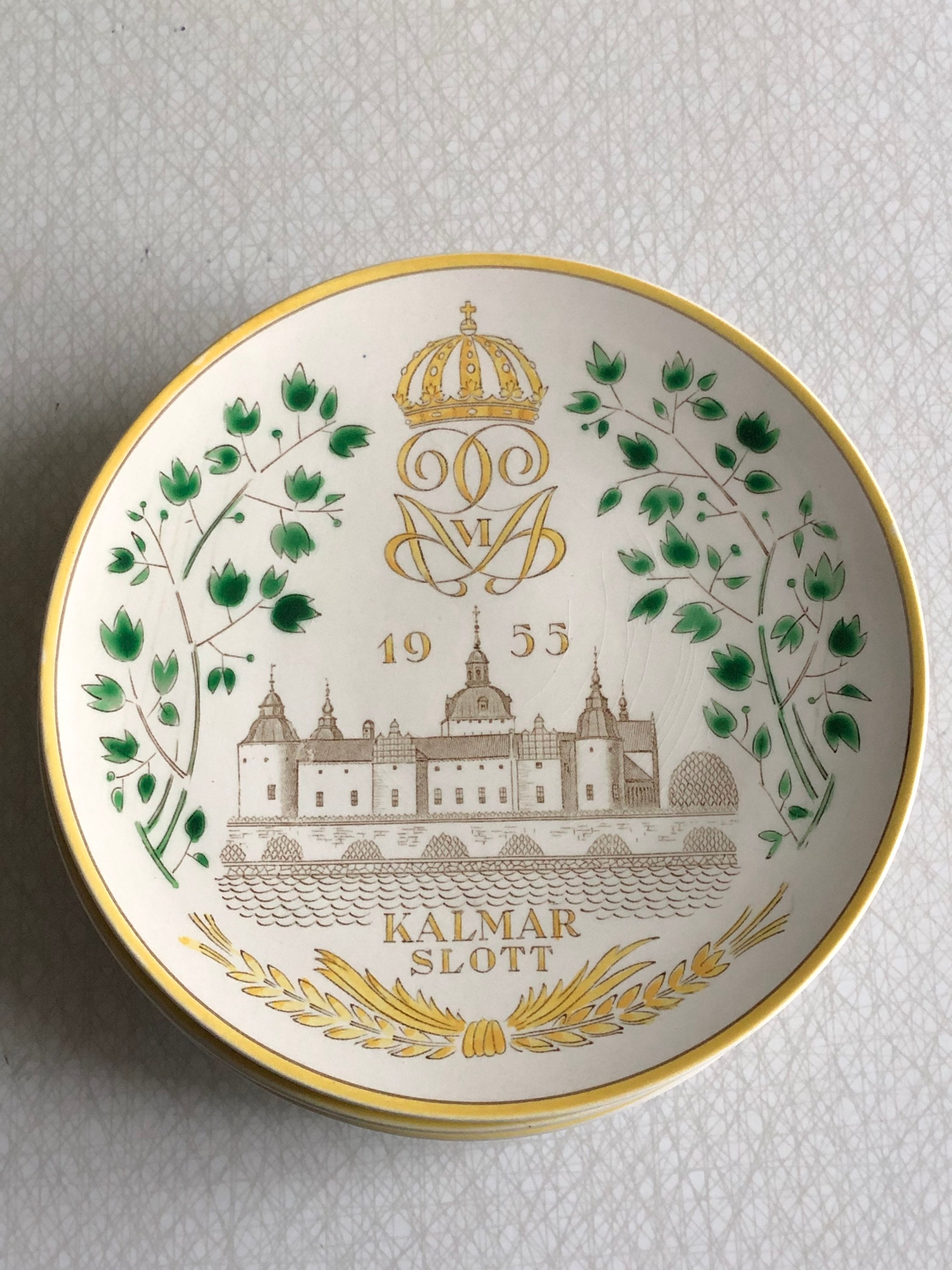 Swedish wall plates commemorating castles in Sweden by Gefle ceramics ...