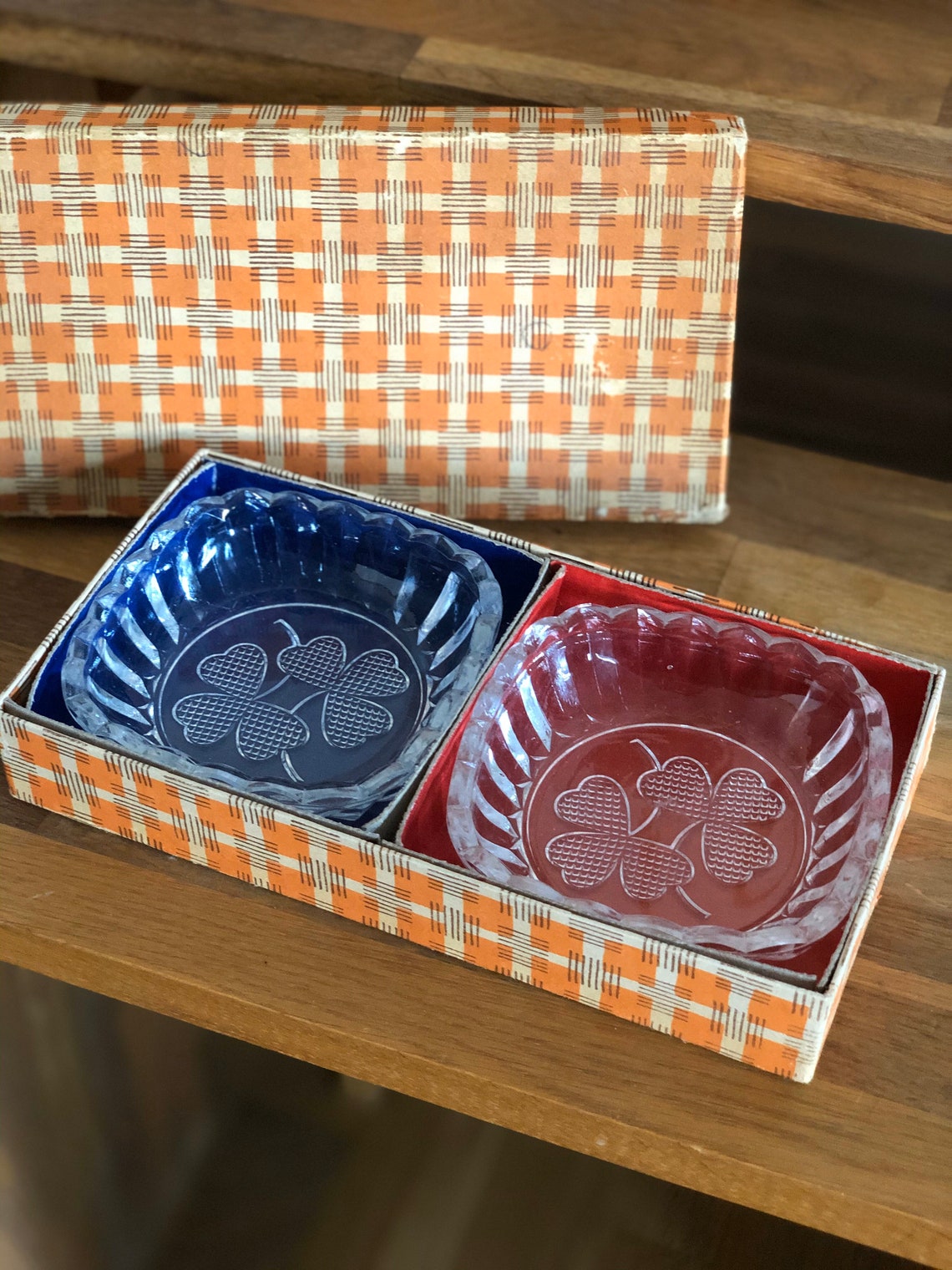 Shamrock Pair Glass Snack Bowls With Clovers in Original Box / | Etsy