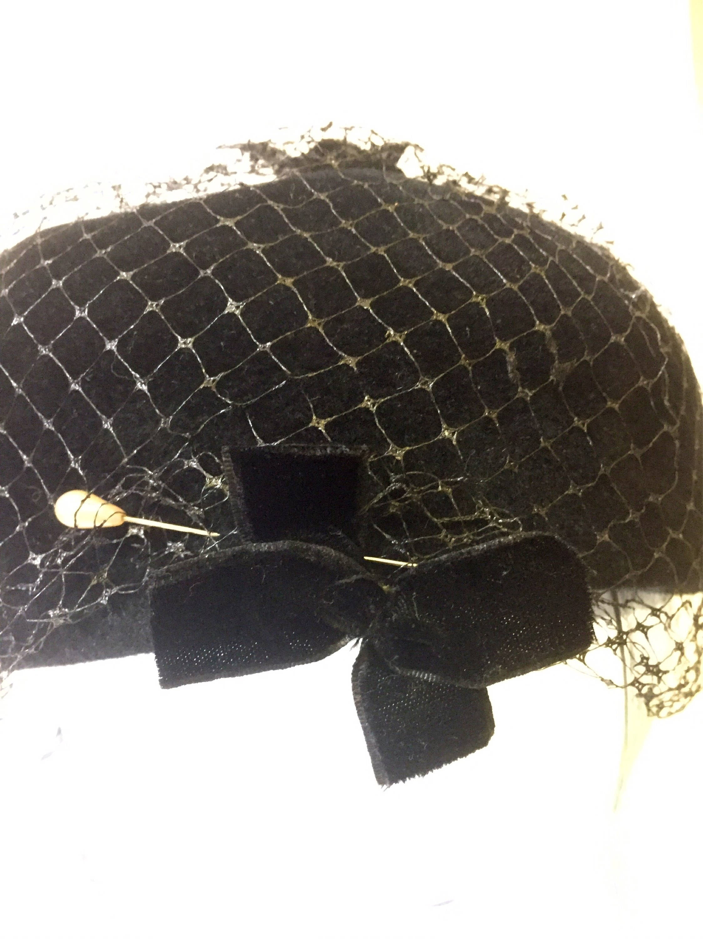 Steampunk/Vintage/black/flet/1940s/hat/net/velvet details/cloche/netting