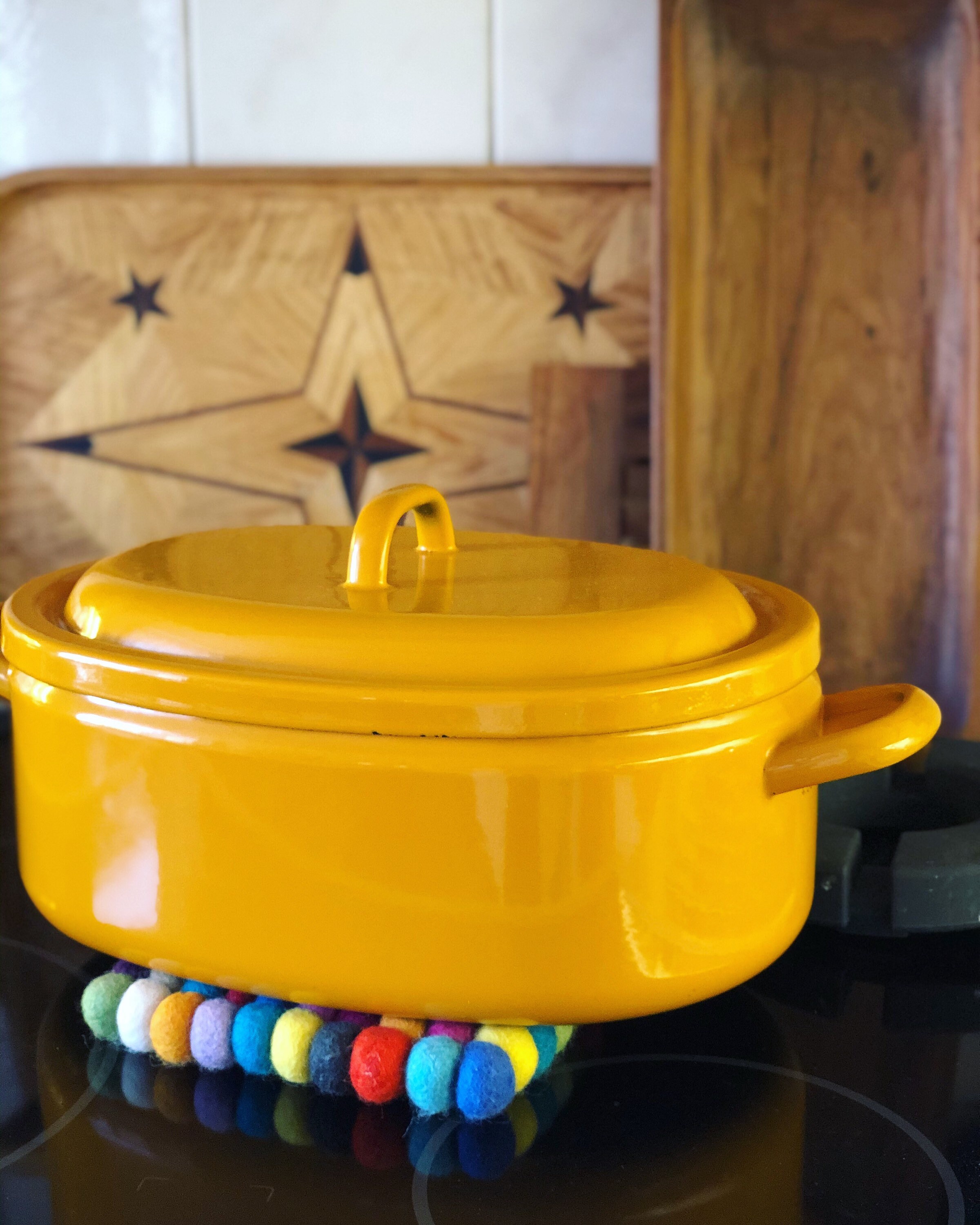 Large enamel pot / Dutch oven mustard yellow with white inside enamel ...