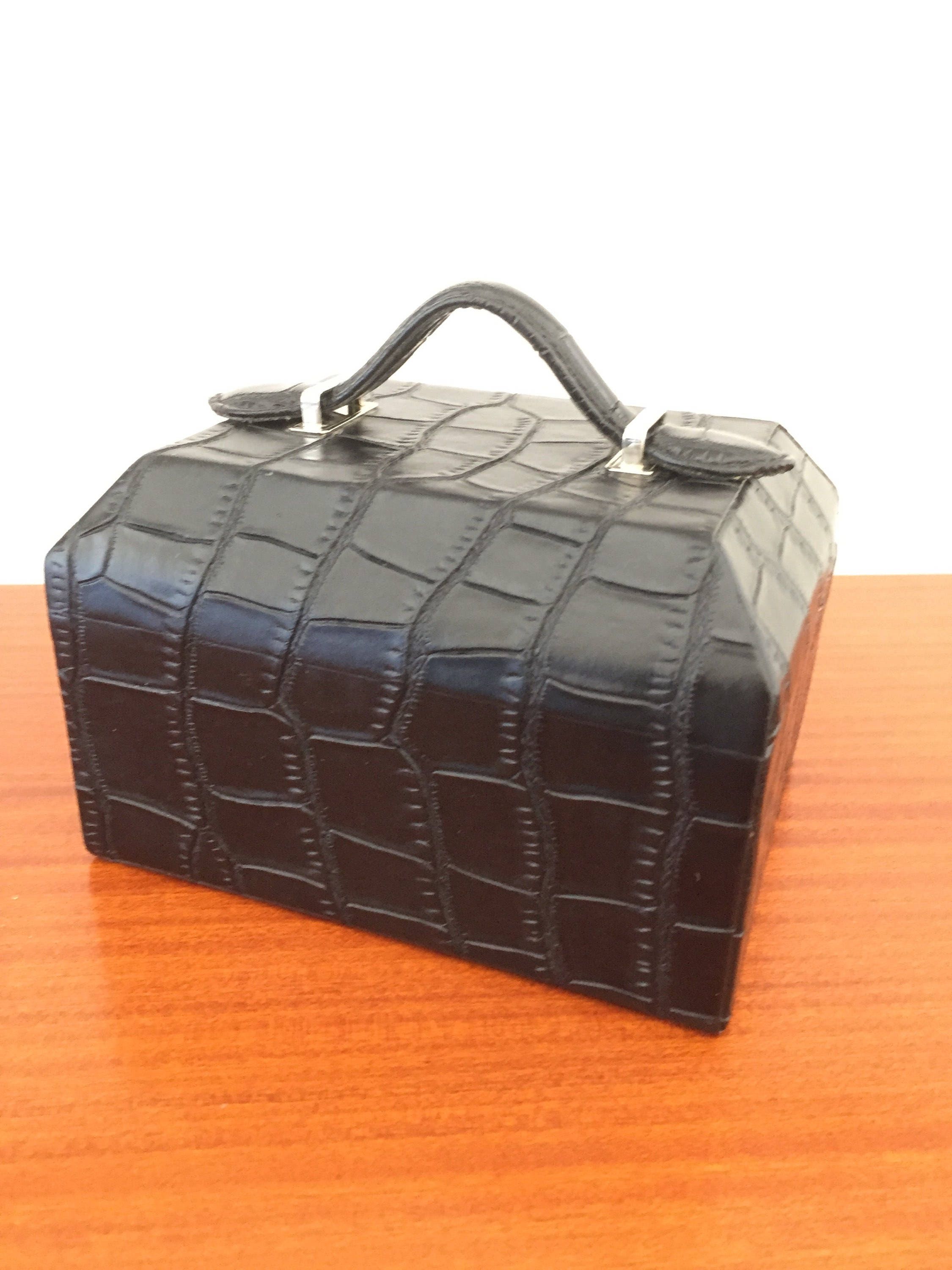 Pressed leather/jewelry box/lock with key/1980s