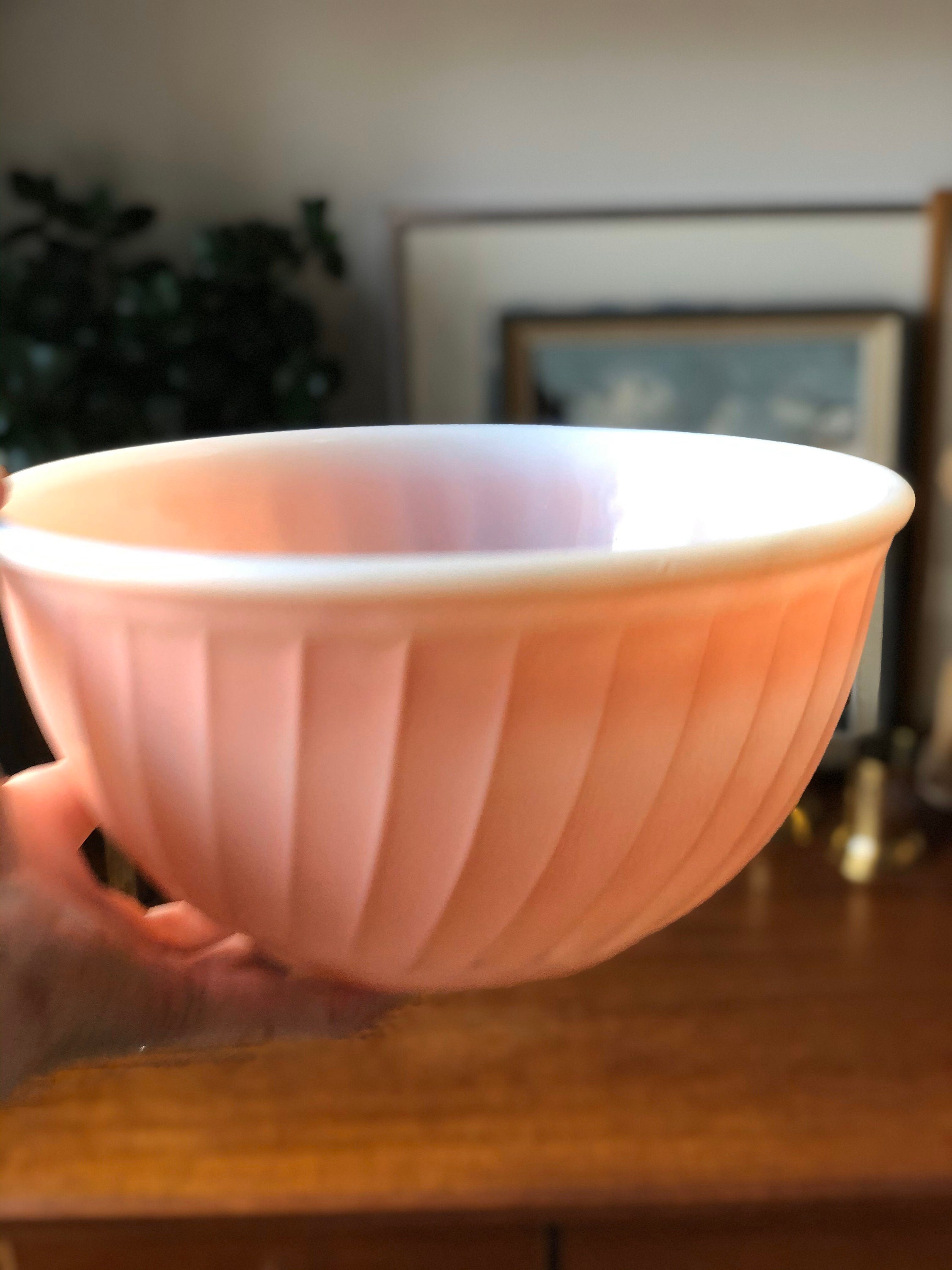 vintage large pink Fire King Anchor Hocking bowl 1950s Swirl patter ...