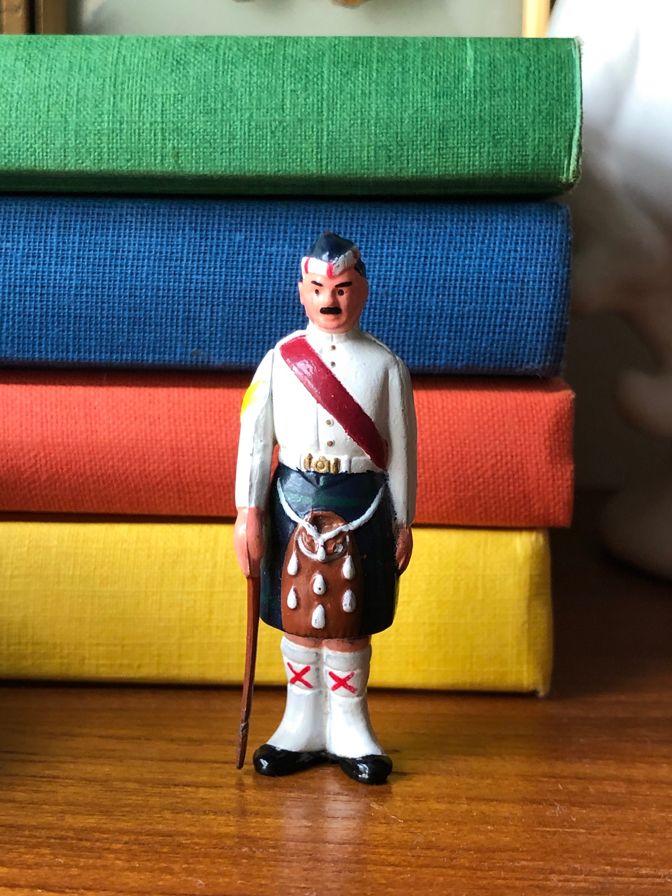 Vintage Scottish miniature man in kilt solid metal hand painted