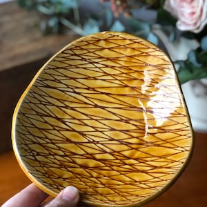 Vintage Ugo Zaccagnini Studio Pottery Trinket Plate Bowl Traditional ...