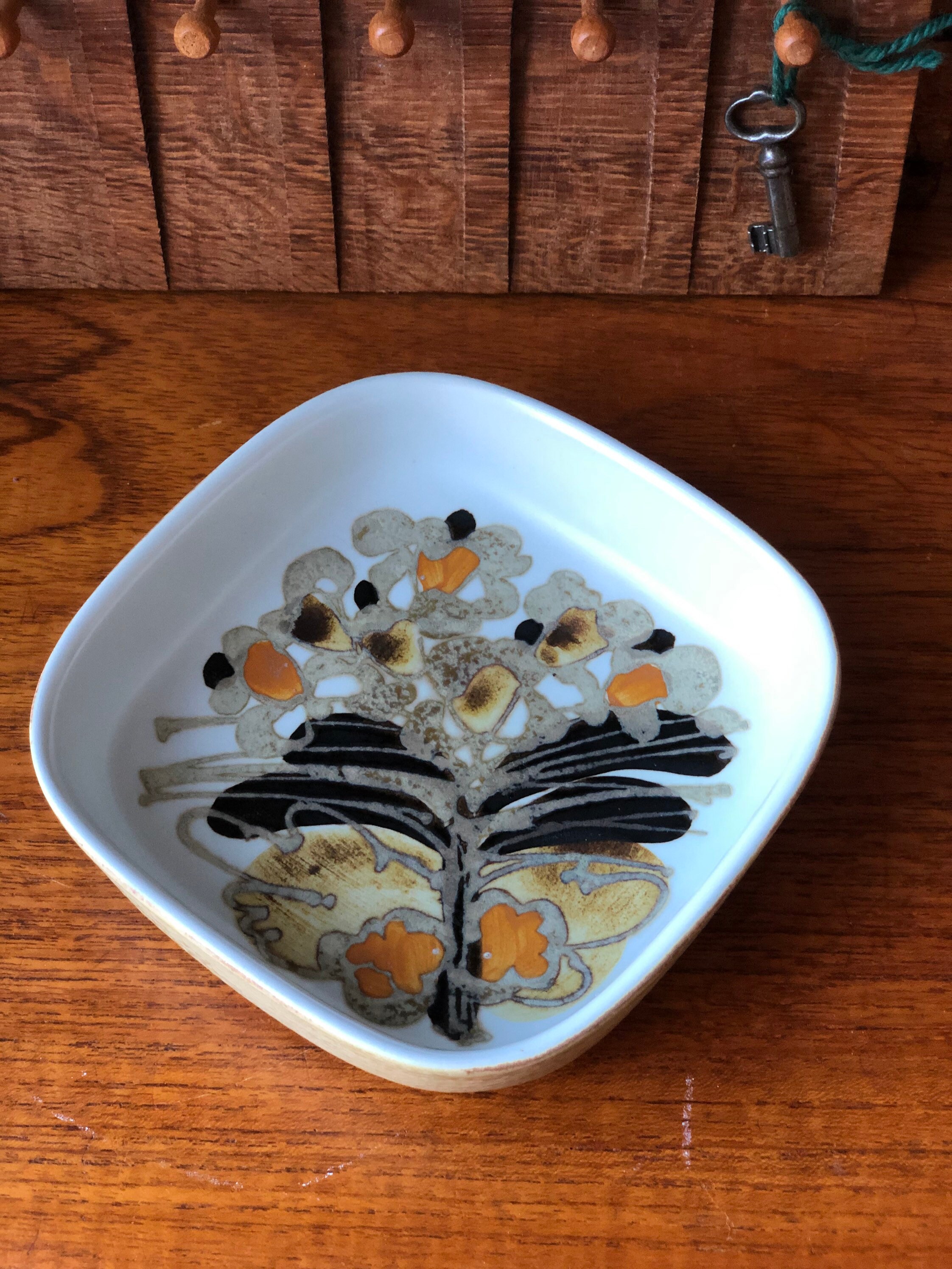 Royal Copenhagen of Denmark Trinket bowl from the SIENA series designed ...