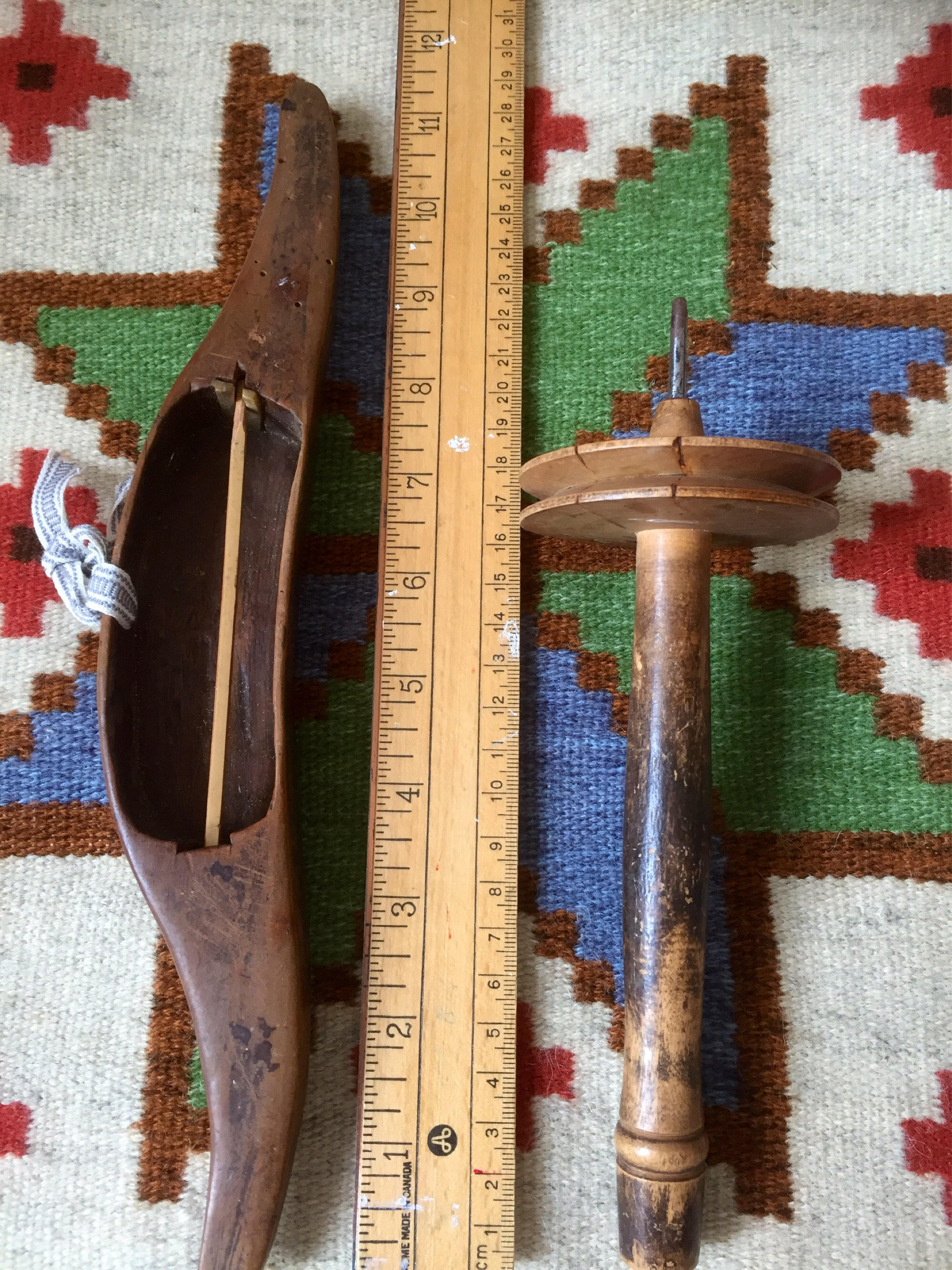 Primitive /Scandinavian/weaving/tools/shuttle