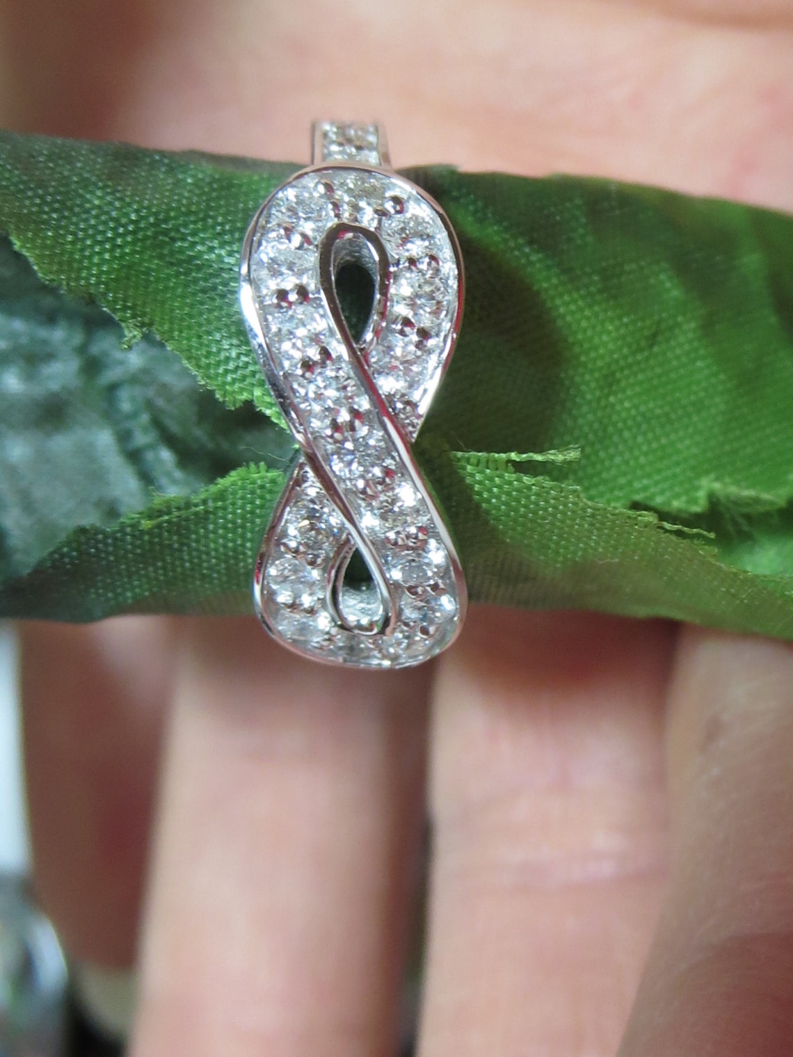 0.73ct Large Infinity 14K White Gold Diamond Infinity Ring (14K White ...