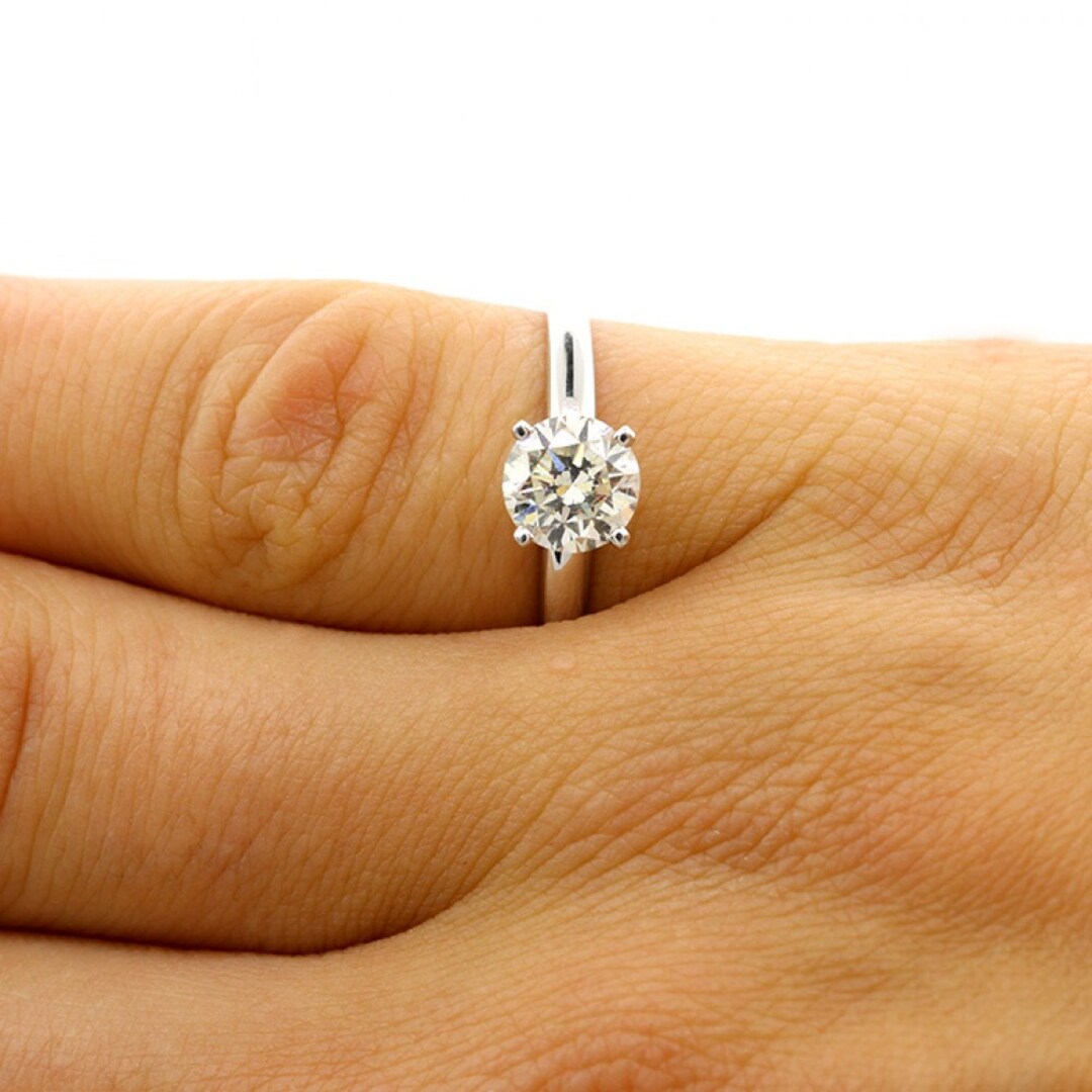 1.00ctw Round Brilliant Cut Solitaire Center Forever One Moissanite ...