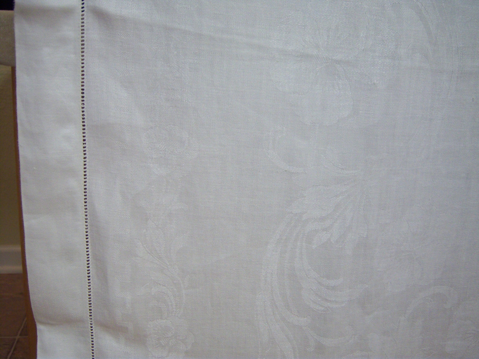 Vintage White Linen Tablecloth/flowers and Greek Key - Etsy
