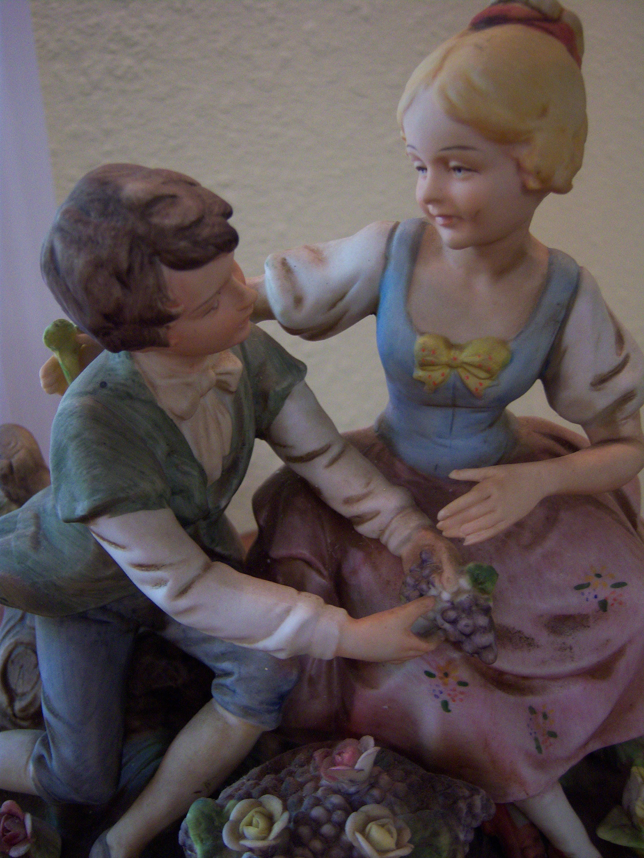 Boy and Girl,romantic Scene,courting,in Love,made in Japan,lenwile ...