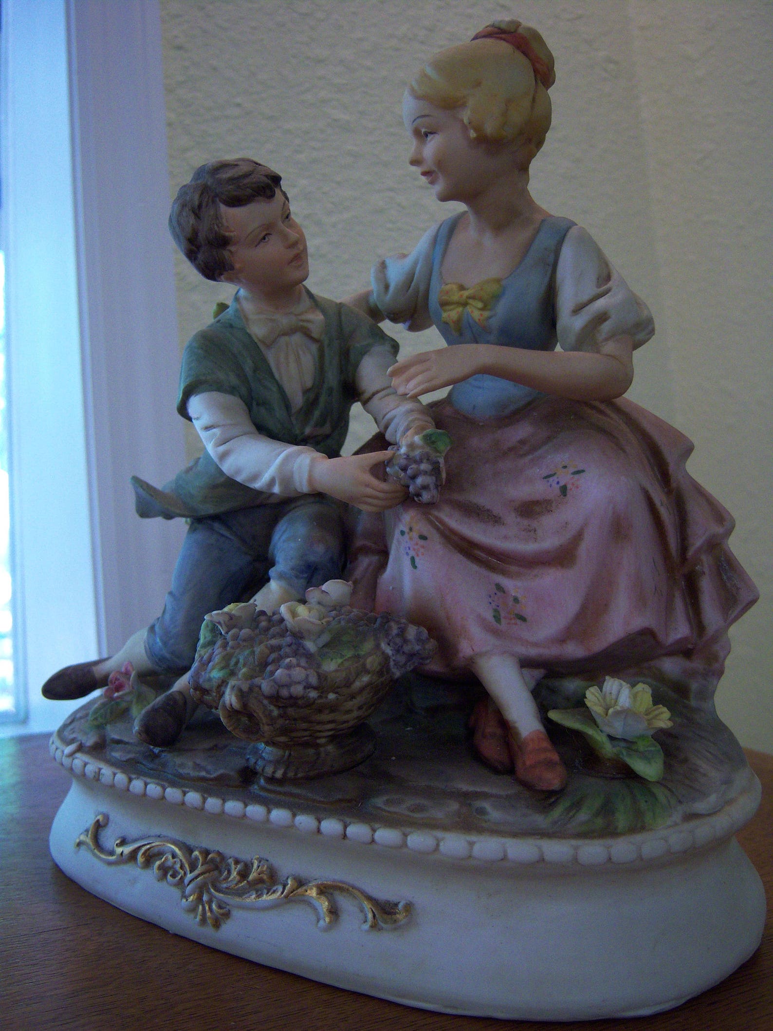 Boy and Girl,romantic Scene,courting,in Love,made in Japan,lenwile ...