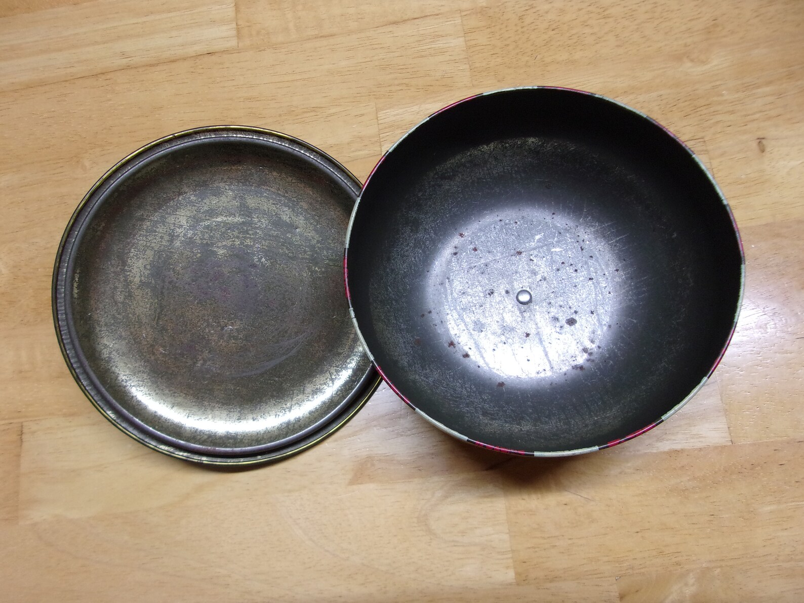 English Floral Tin,tin With Lid,container Made in England,red,gold,blue ...