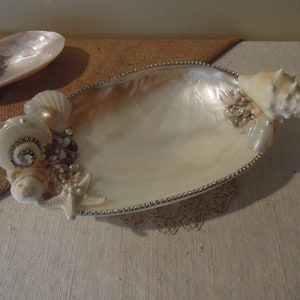 Vintage Bejeweled Footed Clam Shell / Mother of Pearl Shell Dish ...
