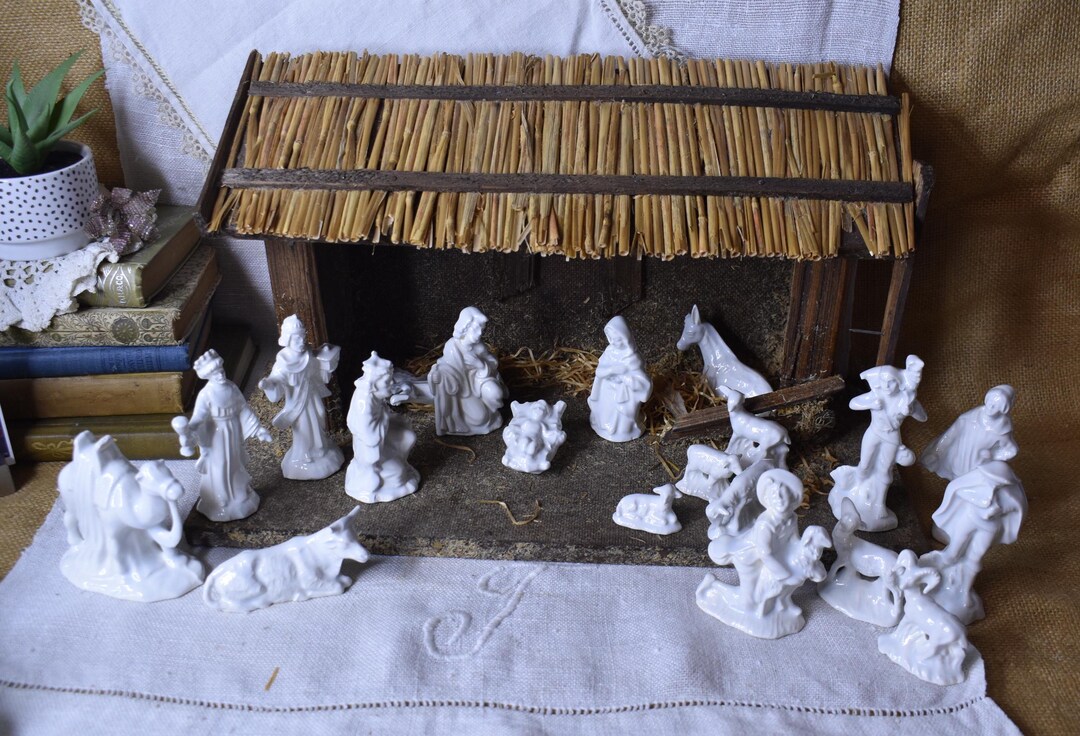 Vintage White Ceramic 19 Piece Nativity With Stable / 19 Piece Nativity ...