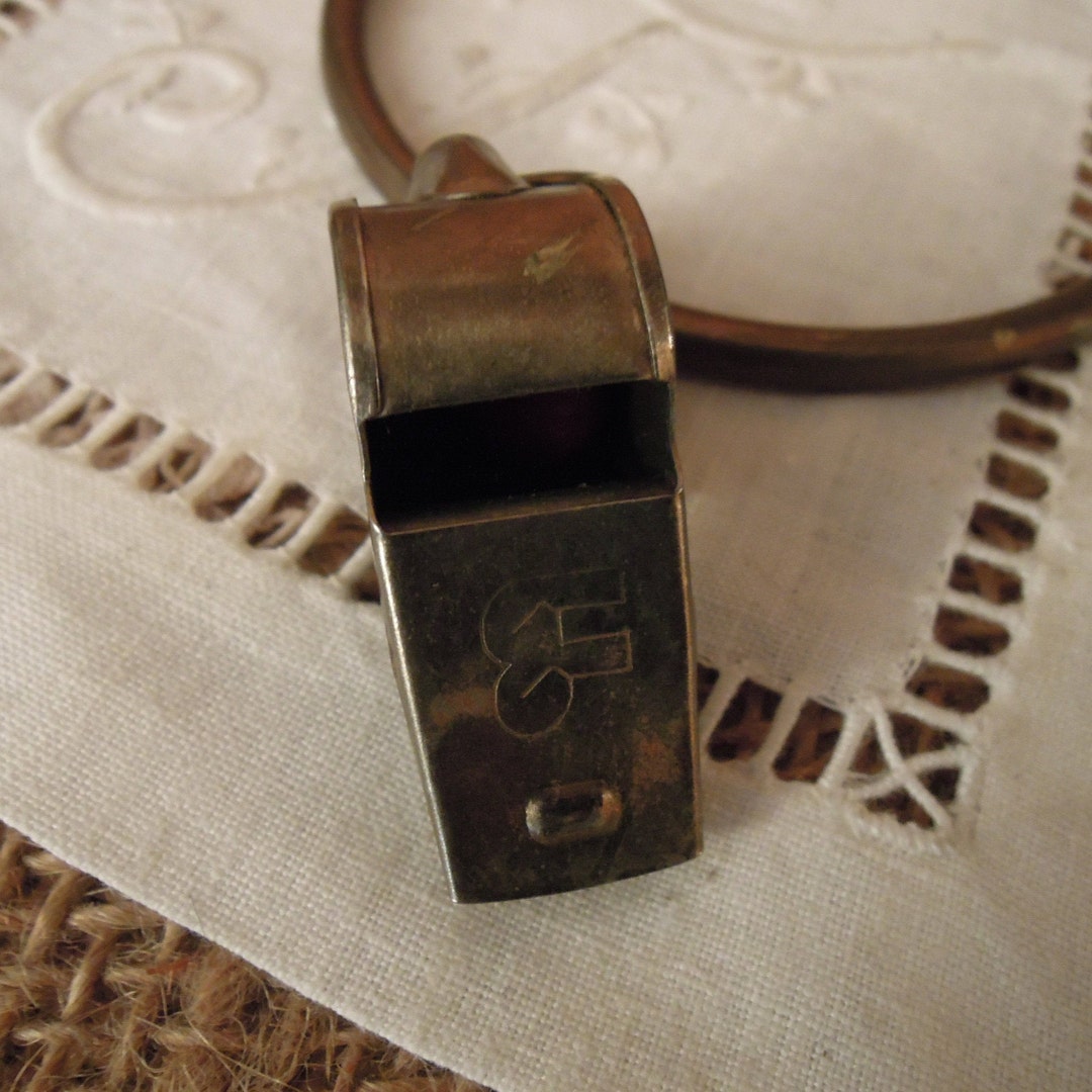 Vintage Whistle & Ring / Made in Taiwan / Coaches Whistle - Etsy