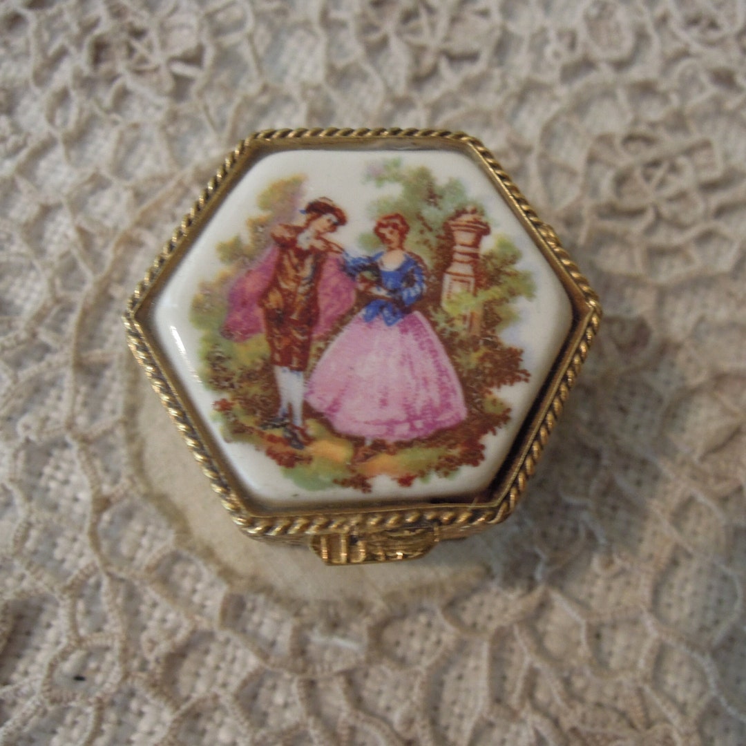 Vintage Limoges Pill Box / Vintage Pill Box / Snuff Box / Made in Italy ...