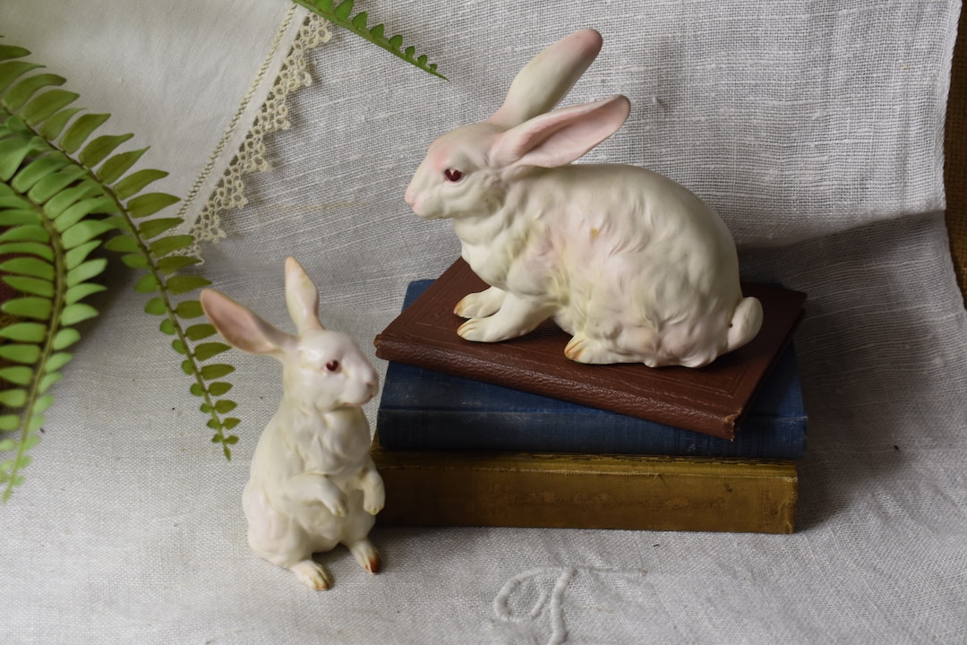 Vintage Rabbit Figurines / Pair of Porcelain Lefton Rabbits Bunny ...
