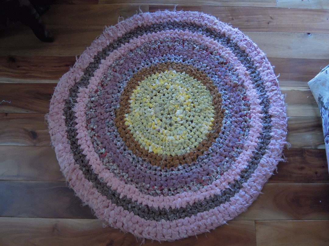 Antique Woven Rag Rug / Primitive Rag Hook Rug / Vintage Round Rag Rug ...