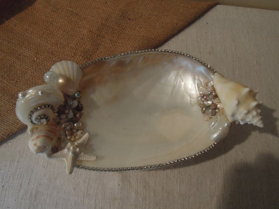 Vintage Bejeweled Footed Clam Shell / Mother of Pearl Shell - Etsy