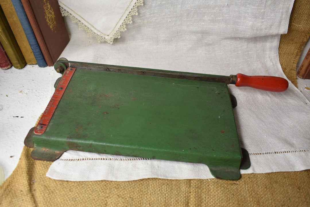 Vintage Desk Paper Cutter / Chandler 10 Inch Trimmer / Small Size Paper ...