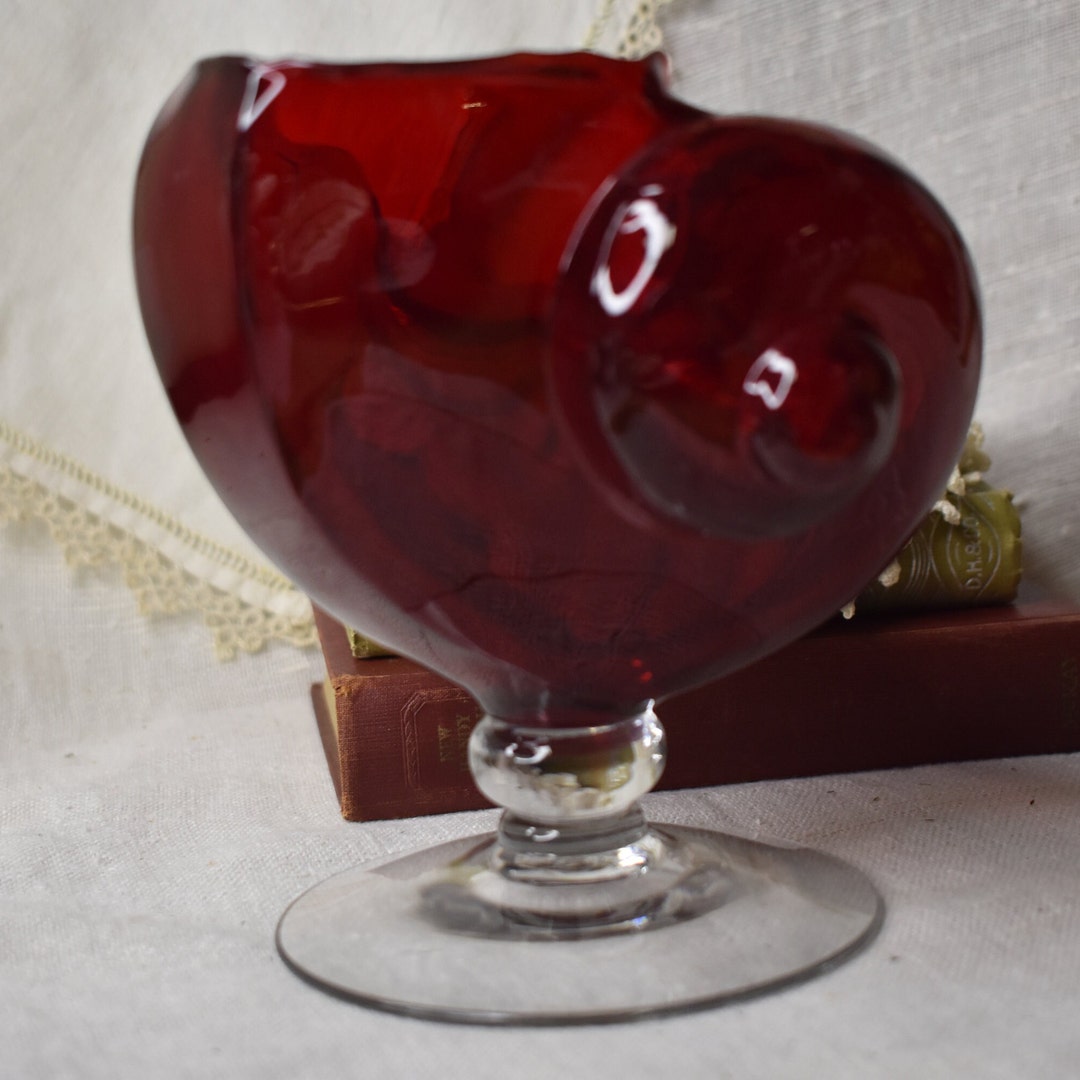 Vintage Cambridge Carmen Red Glass Shell Vase / Pedestal Red Glass Shell Vase - Etsy