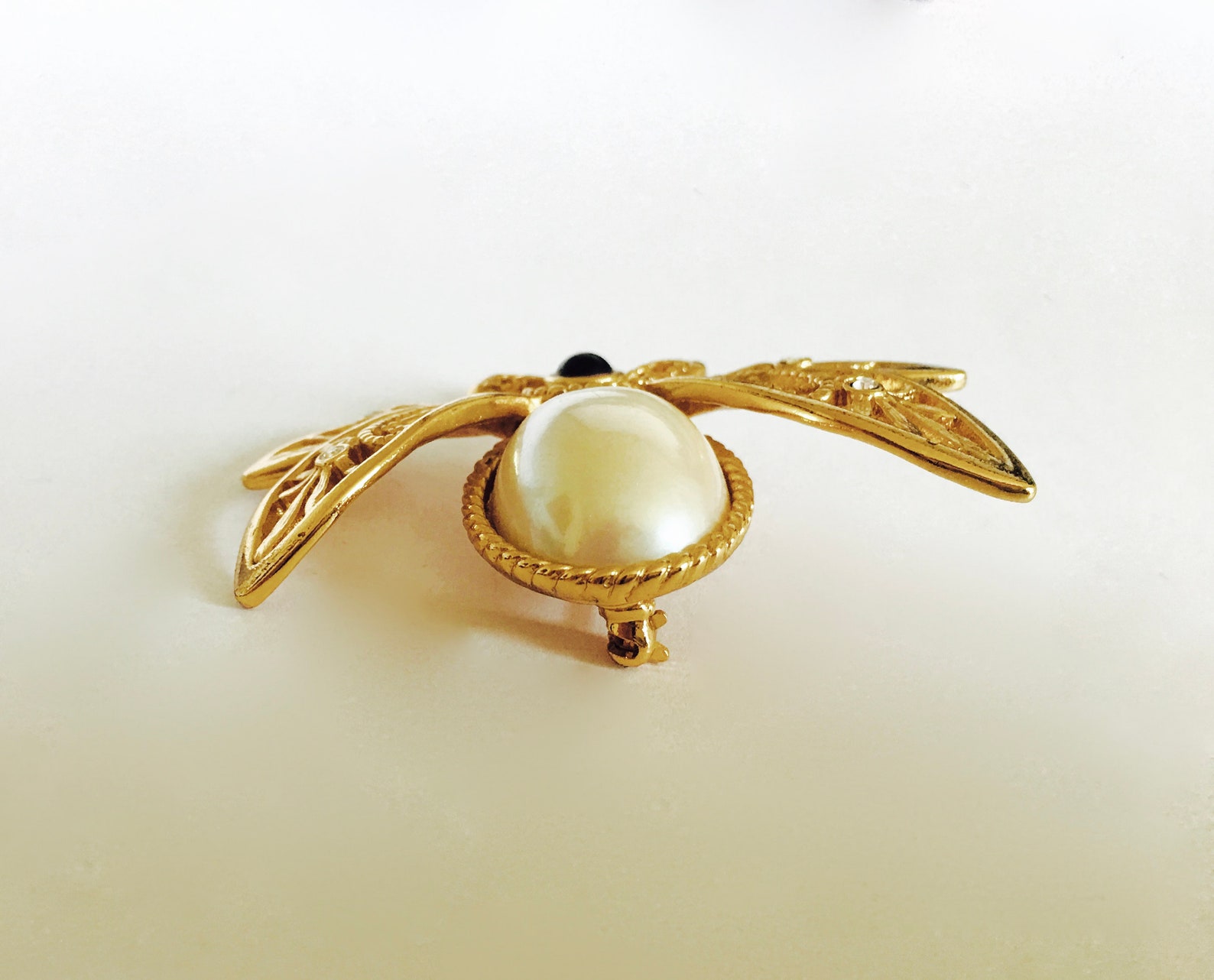 Vintage Avon "nature's Flight" Bee With Large Faux Cabochon Pearl and ...