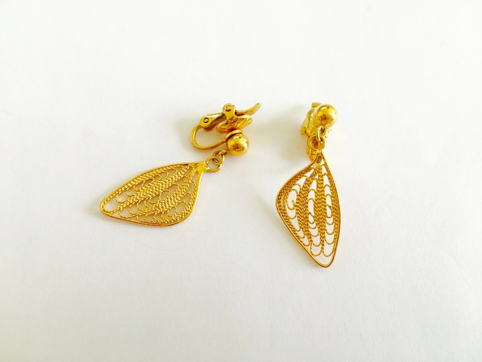 Vintage Trifari Gold Tone Clip on Earrings, Organic Leaf Design ...