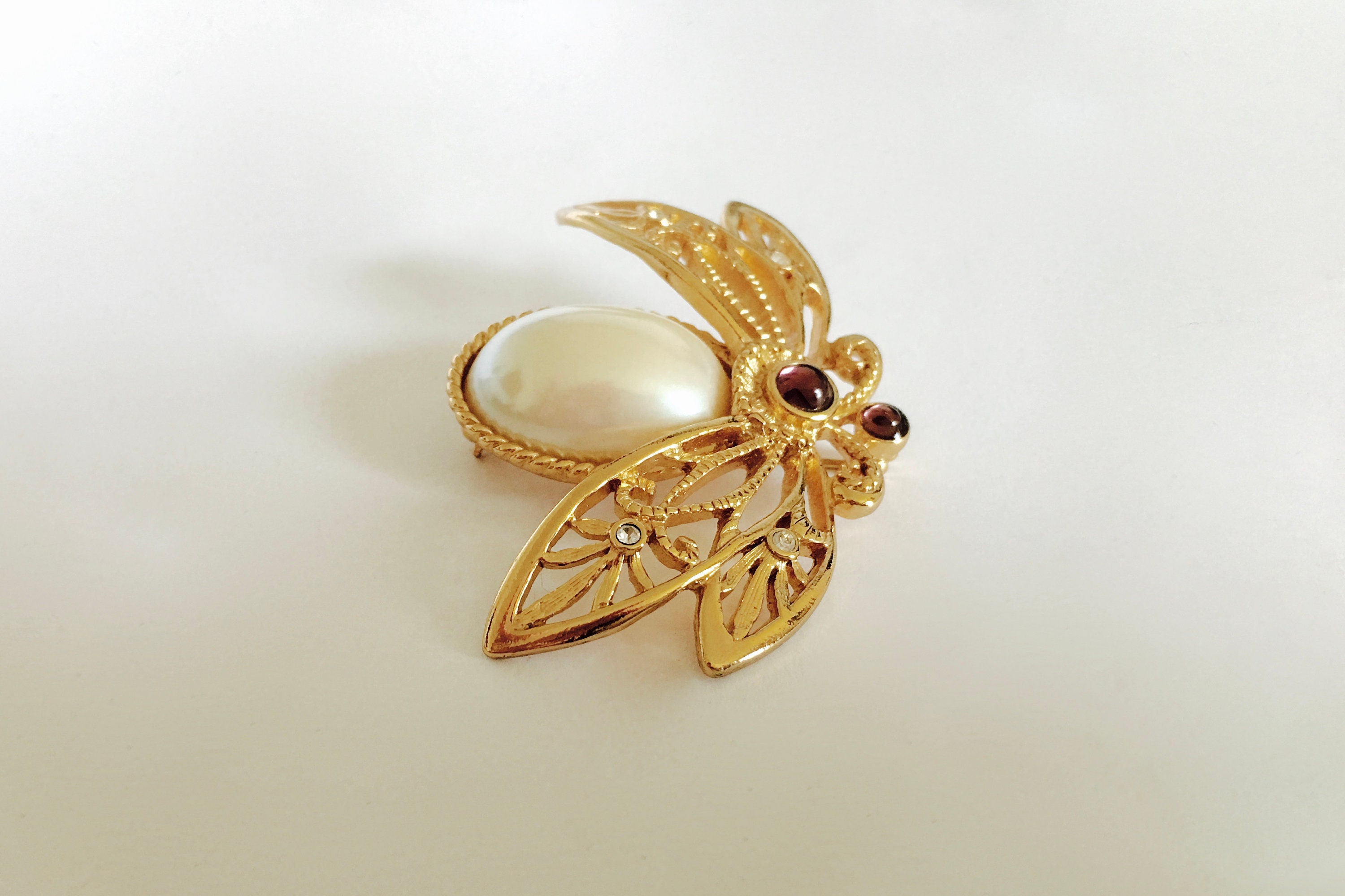 Vintage Avon "nature's Flight" Bee With Large Faux Cabochon Pearl and ...