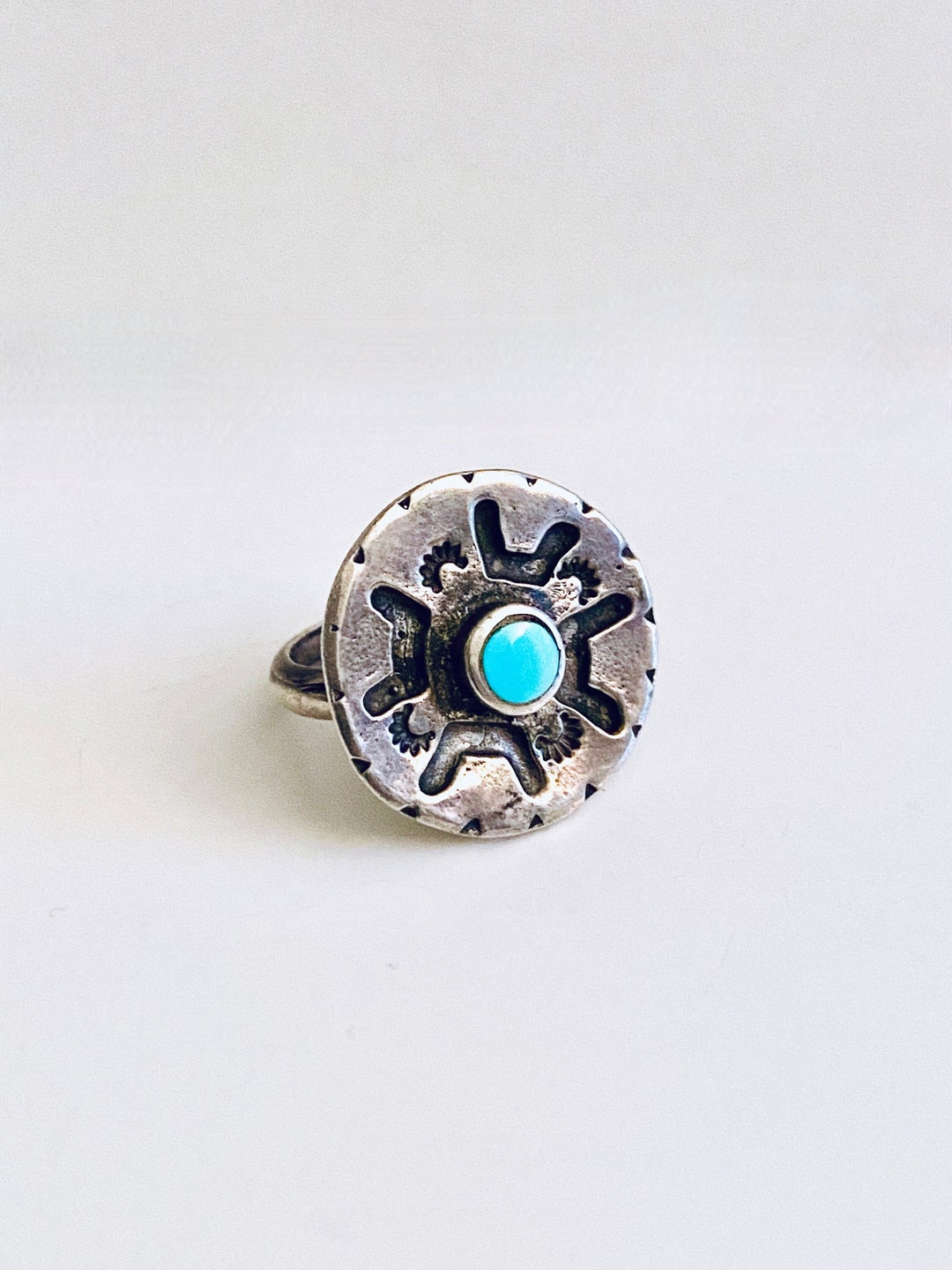 Vintage Native American Ring With Center Bezel Set Turquoise and Split ...