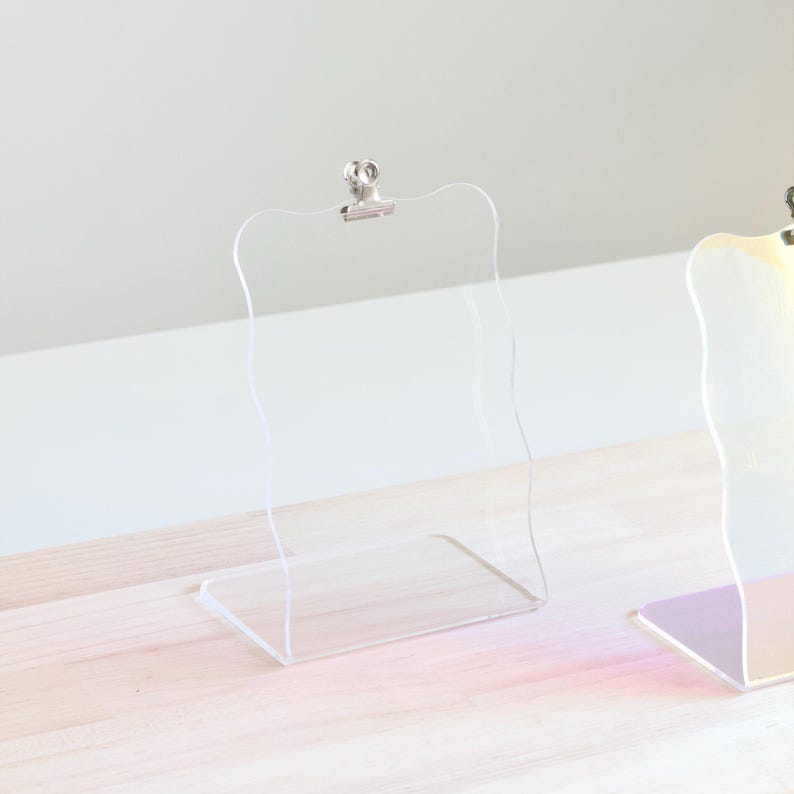 Transparent A6 Display Stand FRED – Elegant Wavy Acrylic Holder With ...