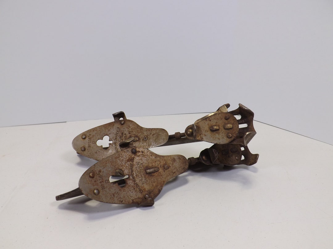 Vintage Metal Ice Skates: Union Hardware Co. Rustic Winter Decor - Etsy