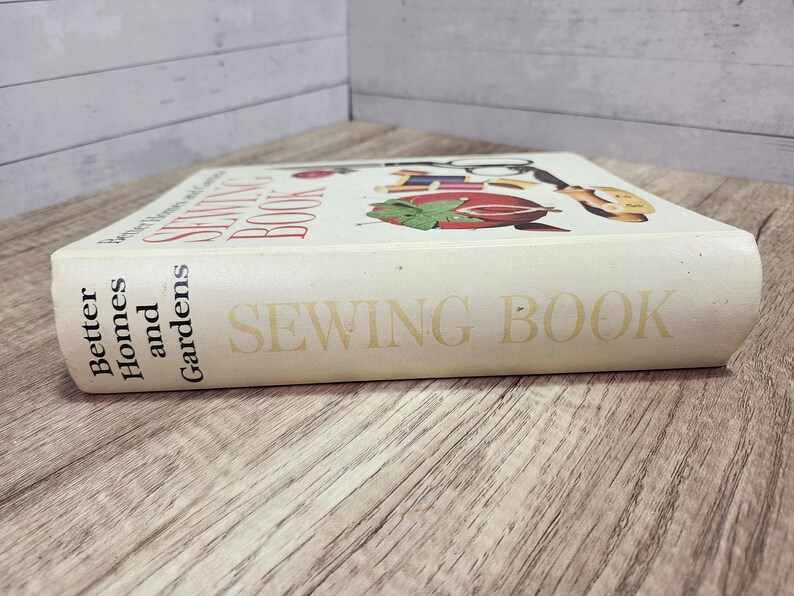 Vintage 1970 Better Homes & Gardens Sewing Book - Etsy