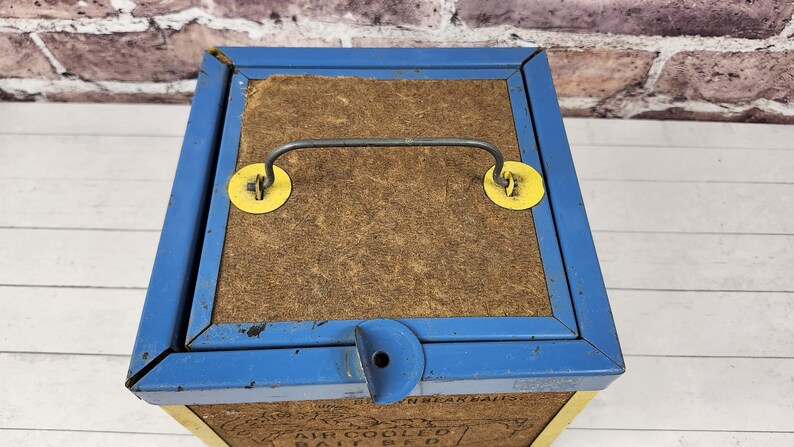 Vintage Brown Bear Baits Bed: Rustic Cabin Decor (7x7x6in - Etsy