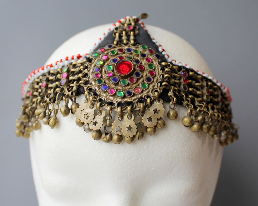 Kuchi Tribal Header With Colorful Jewels, Tribal Style Dance, Kuchi ...