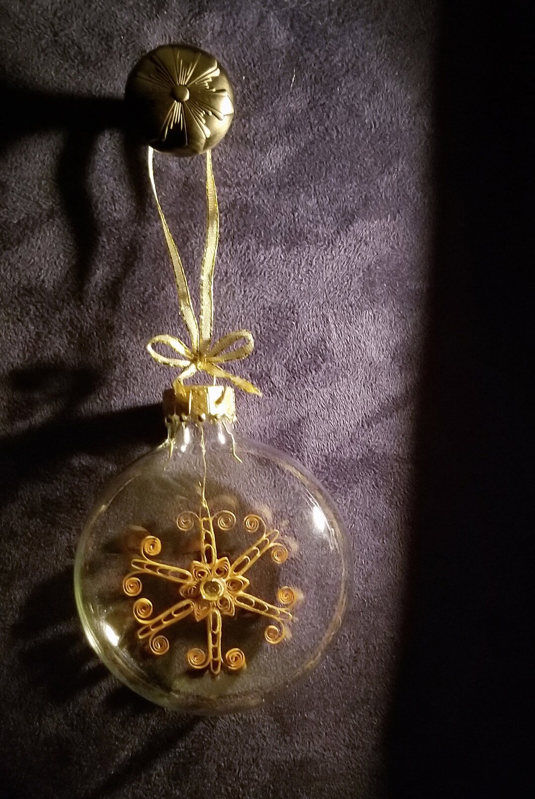 Gold Quilled Snowflake INSIDE a Clear Glass Disc Ornament - Etsy