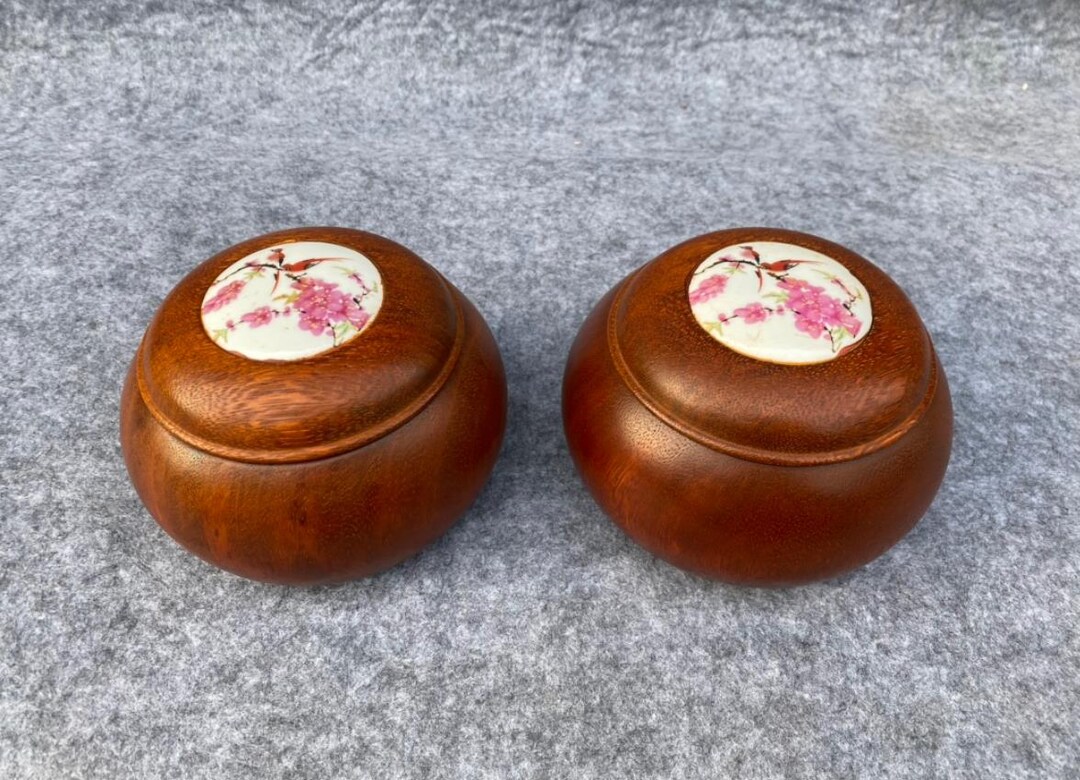 A Pair of Chinese Hand Carved Rosewood Inlaid Porcelain Plate Painting ...