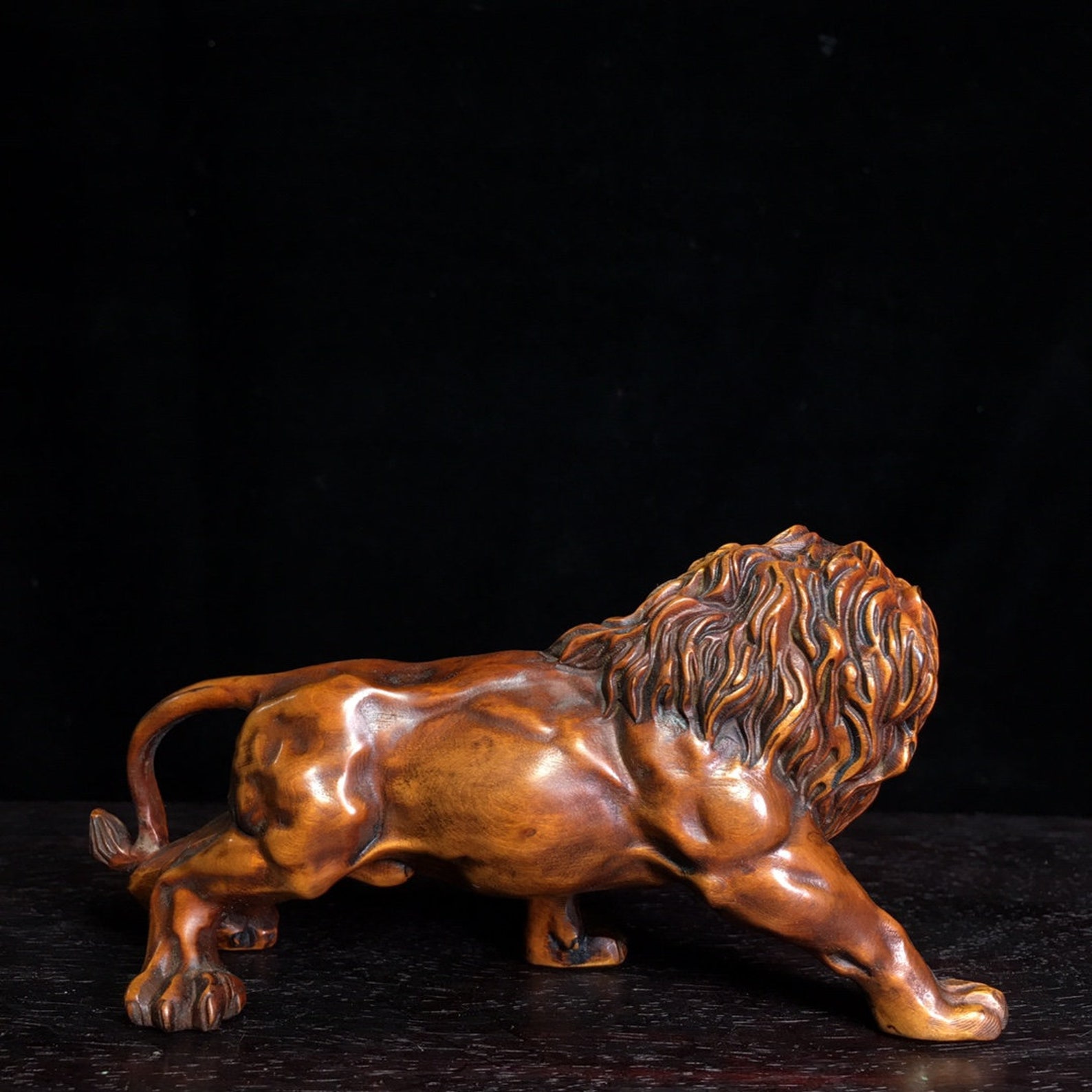 Collect Exquisite and Unique Hand Carved Boxwood Lion Statue Ornaments ...