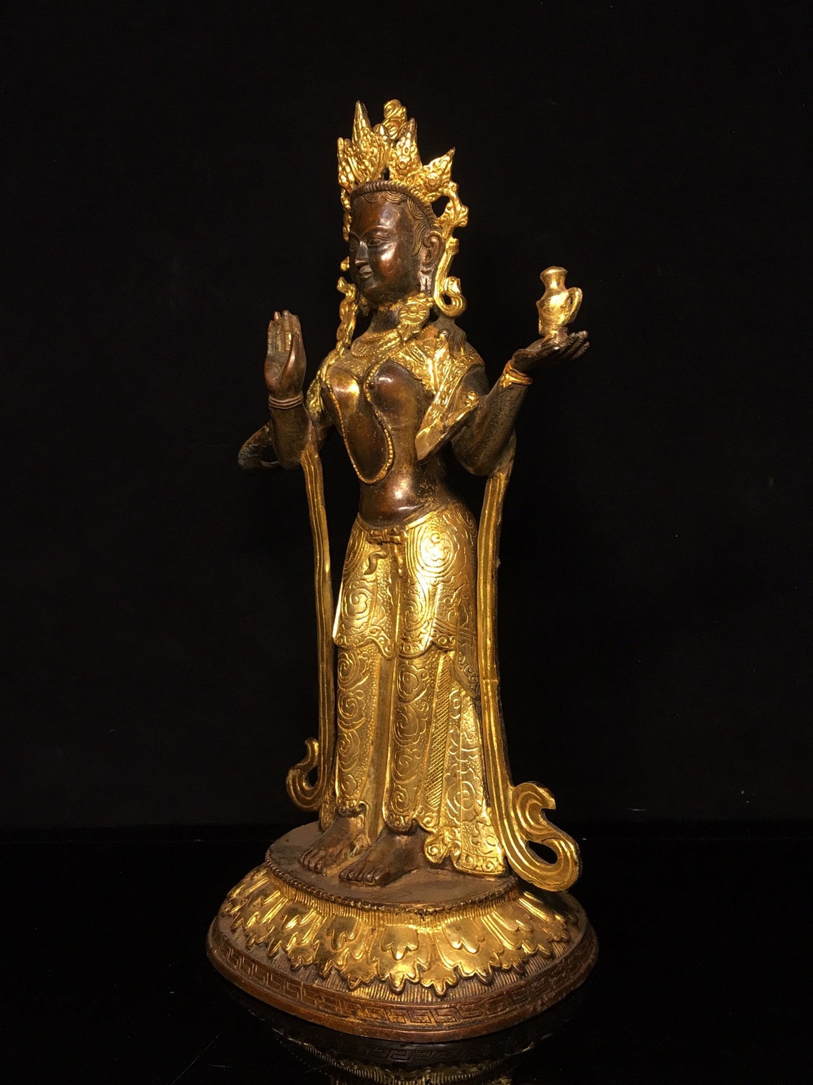 Chinese Pure Hand Carved Exquisite and Rare Large Pure Copper Gilt Tara ...