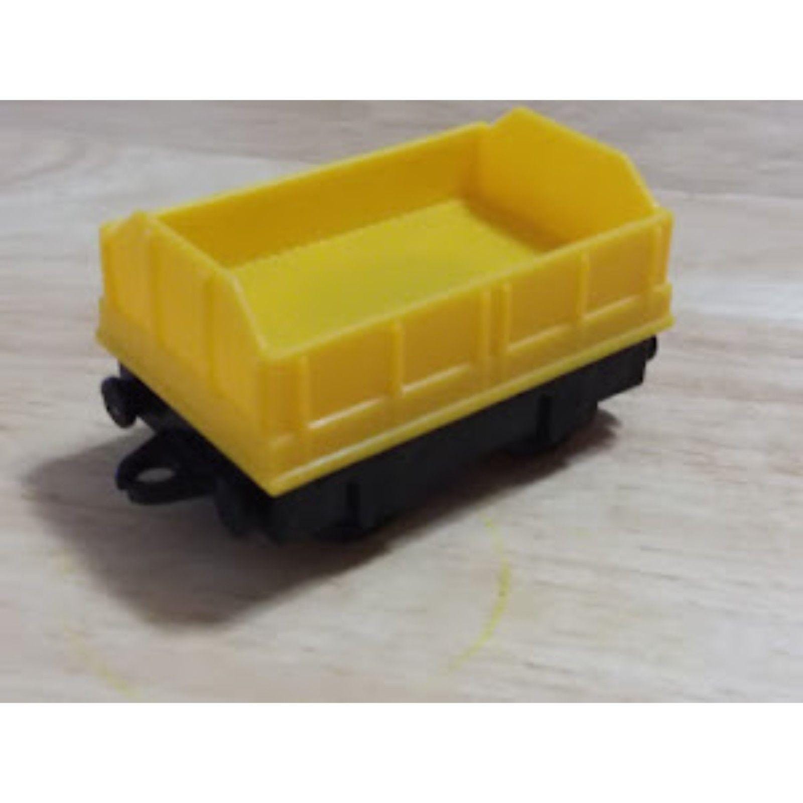 Tomy Trackmaster Yellow Train Car Thomas & Friends 2017 Moving Parts ...